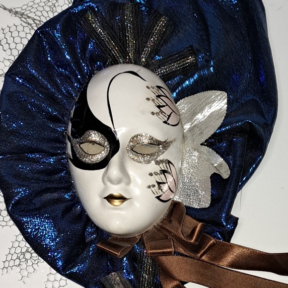 Vintage | Accents | Vintage Porcelain Mask Masquerade Figurine Wall ...